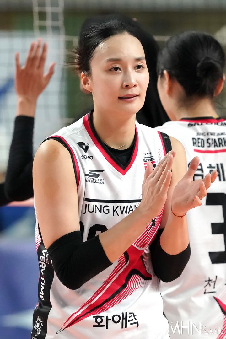 인니 언론도 조명 "표승주 은퇴는 '강제'...KOVO 이적시장 규정 손 봐야해" [이슈스파이크] : ZUM 뉴스