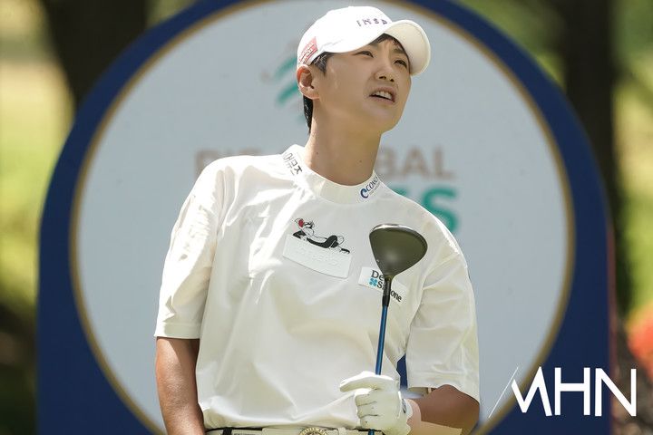 [mhn포토] 박성현, 한참을 바라보는 타구 방향 : ZUM 뉴스