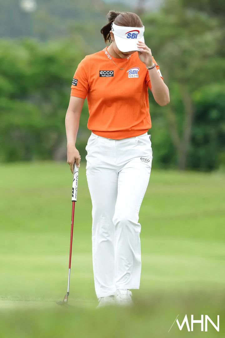 [mhn포토] 조혜지, 한번에 버디 성공 : zum 뉴스