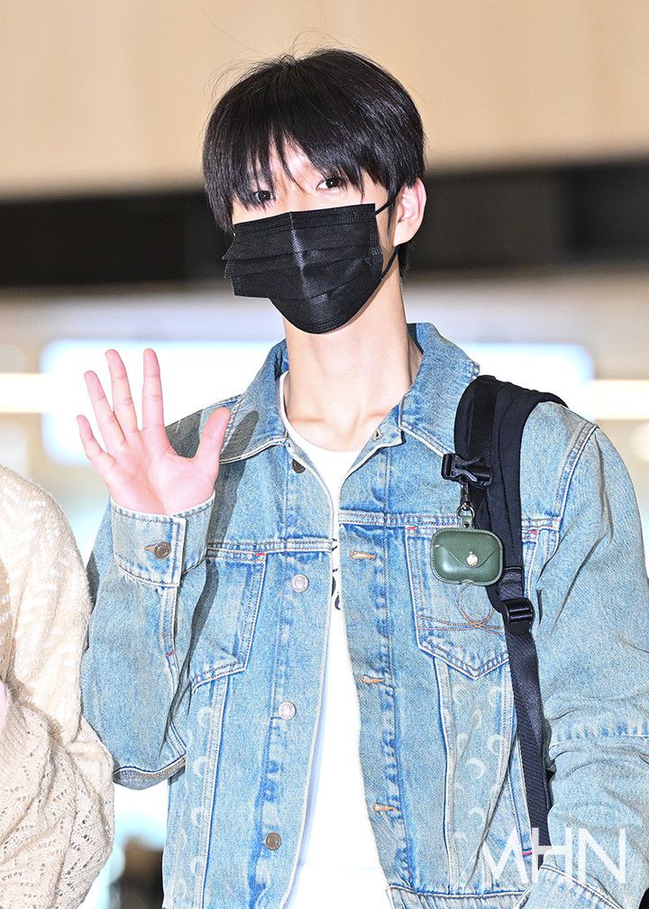 [포토] NCT 위시 재희 '인사만 해도 심쿵' : zum 뉴스