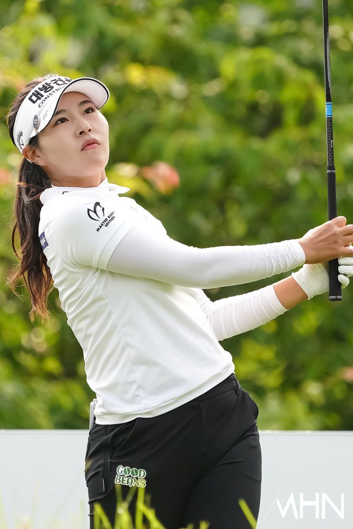 [mhn포토] 성유진, 탄도 높이며 : ZUM 뉴스