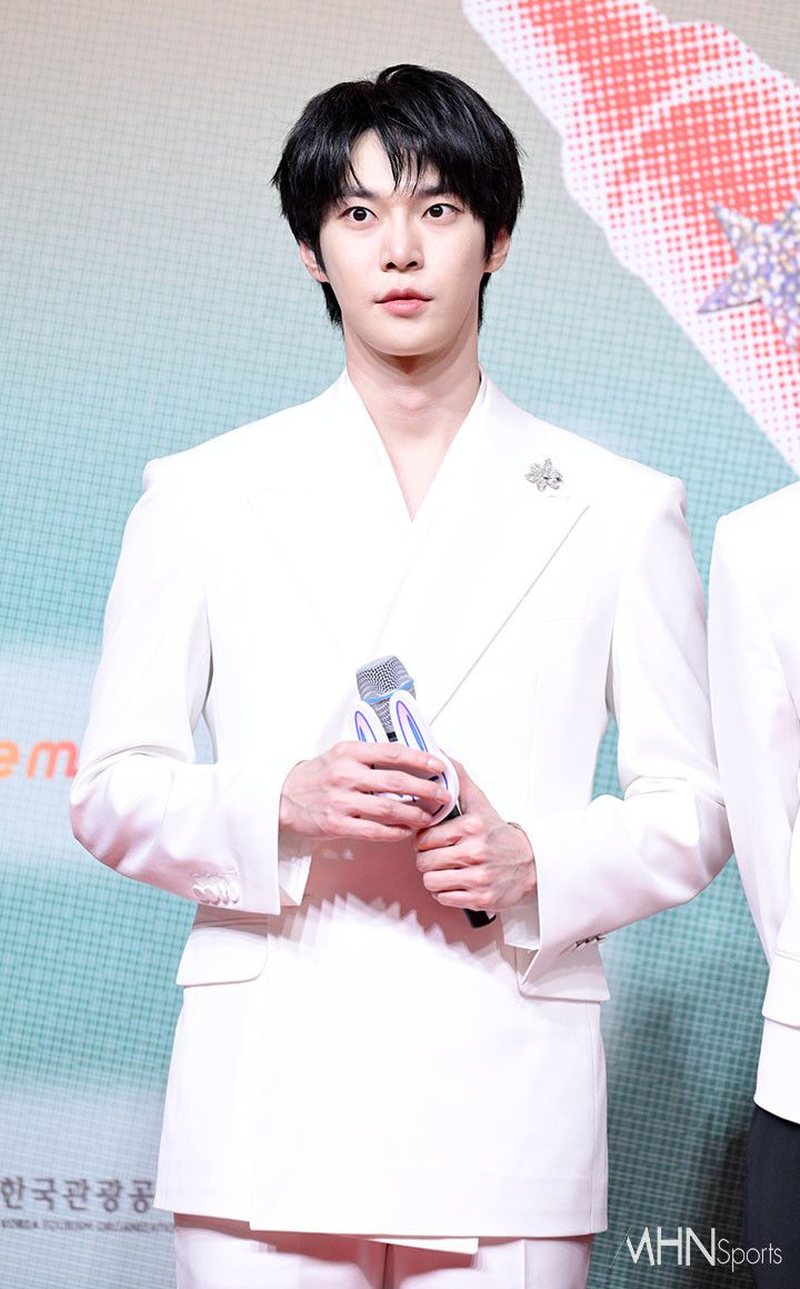 NCT 도영, 컴백 전부터 뜨겁다...케이타운포유 주간차트 '1위' : ZUM 뉴스