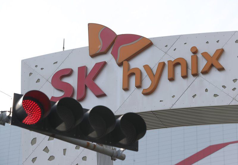 '고맙다, HBM'…SK하이닉스, 5분기 만에 적자 탈출(상보) : zum 뉴스