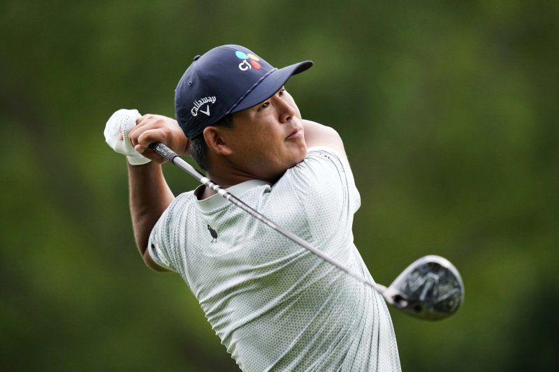 '홀인원' 김시우, PGA 2번째 메이저 2R 깜짝 2위 등극... 2025 韓 남자 첫 승 가나 : zum 뉴스