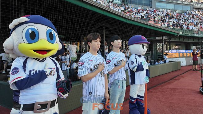 야구로 소통하는 'BNK FEARX', 프로게이머 이제동 선수와 함께 하는 시구 행사 진행 : zum 뉴스