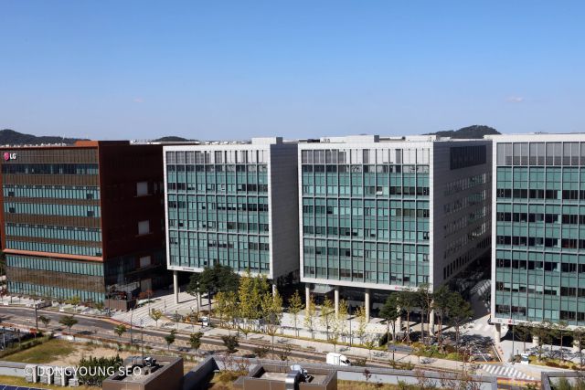 환율에 발목 잡힌 LG이노텍, 2Q '어닝쇼크'…'애플 의존' 탈피 숙제 [소부장반차장] : zum 뉴스