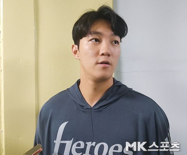 ‘1회 157km->8회 158km’ 안우진 “50구만 전력으로 던져” [MK인터뷰] : zum 뉴스