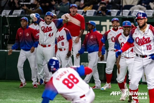 쿠바, 2006년 4강 이후 첫 WBC 4강 진출 감격 [MK도쿄] : zum 뉴스
