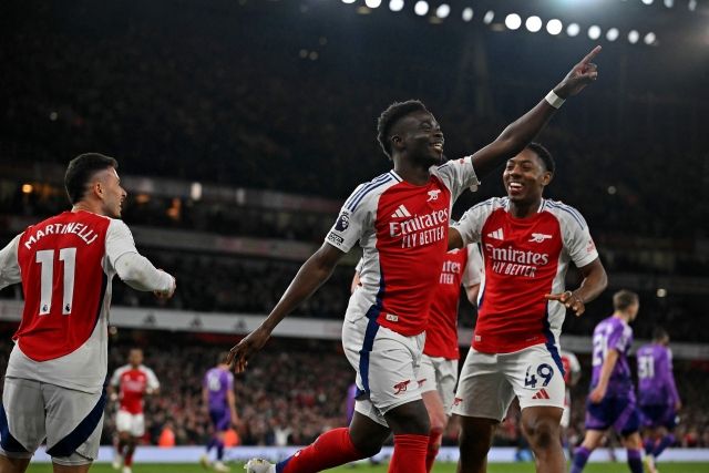 “내가 돌아왔다!” ‘아스날의 왕’ 사카, 101일 만에 복귀전서 결승골까지 단 7분 걸렸다…풀럼전 결승골 폭발 [EPL] : zum 뉴스