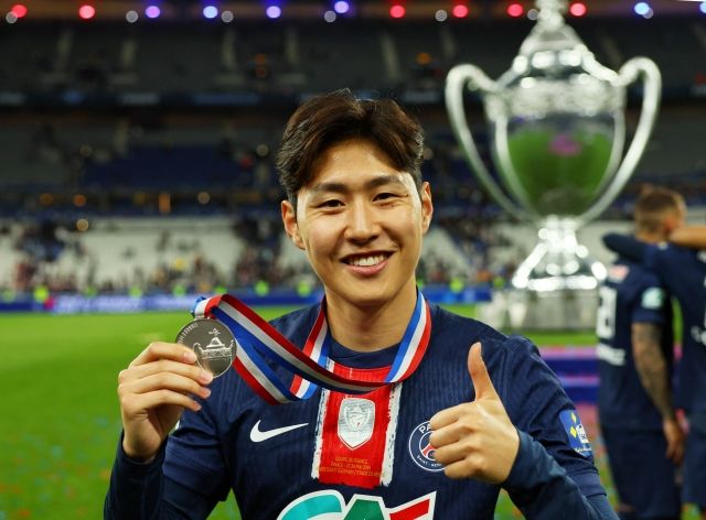 아스날에 이탈리아 명문 구단까지! 이강인, 결국 파리서 떠나나? “PSG, 이적료 최대 5000만 유로 생각” : zum 뉴스