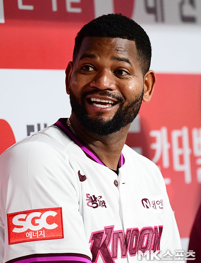 알칸타라 ‘KBO 복귀전, 느낌이 좋아’ [MK포토] : ZUM 뉴스