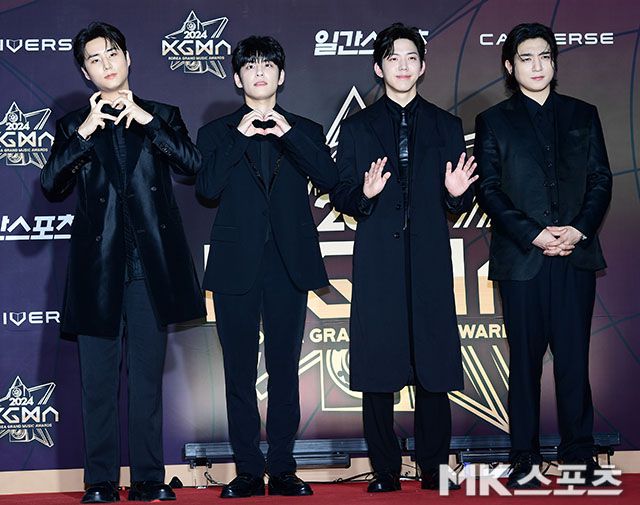 JYP, 데이식스 팬미팅 본인 확인 논란에 2차 사과 “환불 조치 할 것” [전문] : zum 뉴스