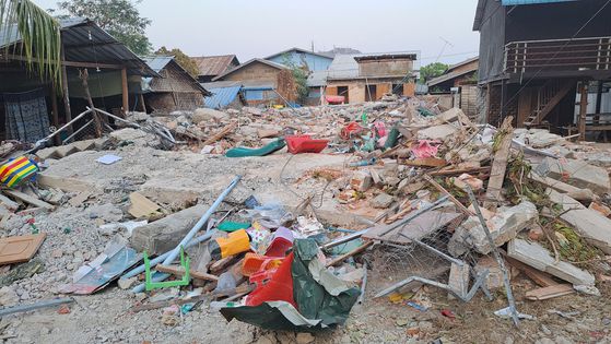 미얀마 지진 사망자, 2056명…부상 3900 넘고 270명 실종 : ZUM 뉴스