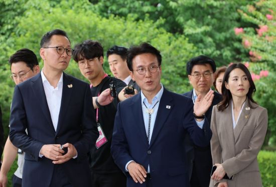 김민석 총리 "K-APEC, 대한민국 국가 시스템 회복 보여줄 찬스" : zum 뉴스