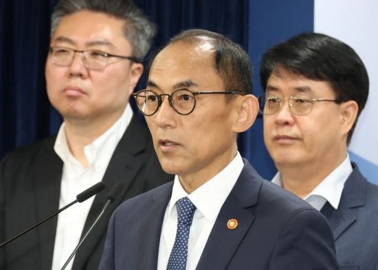 [일문일답]고학수 "SKT, 총체적 허술한 상태…유심정보는 개인정보" : zum 뉴스