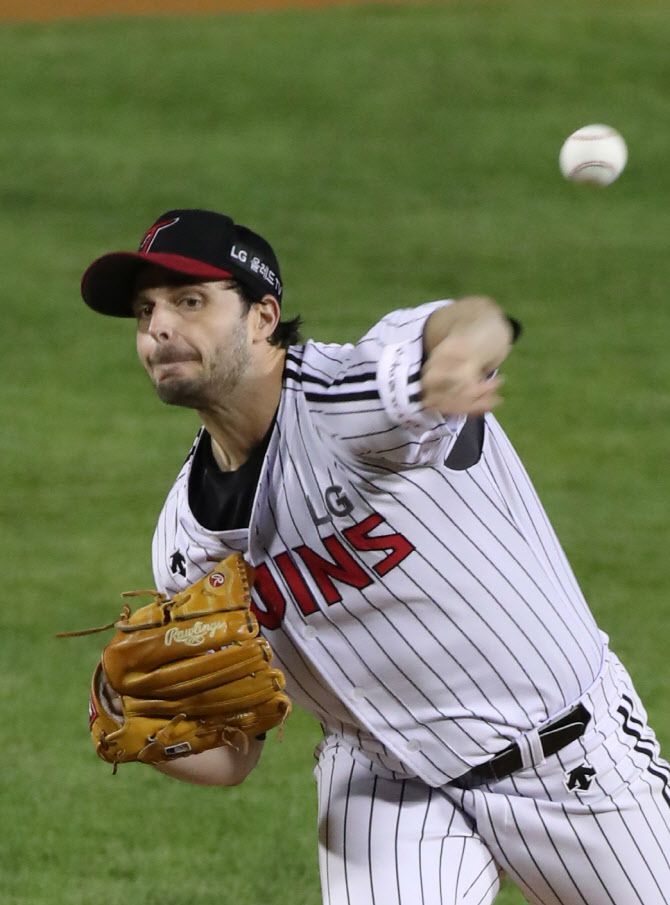 '전날 역전패 악몽 지웠다' LG, NC에 1-0 신승...수아레즈 7이닝 완벽투 : zum 뉴스