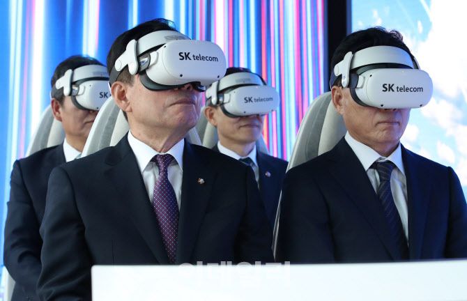 [포토]'UAM VR 체험하는 김진표 국회의장' : zum 뉴스