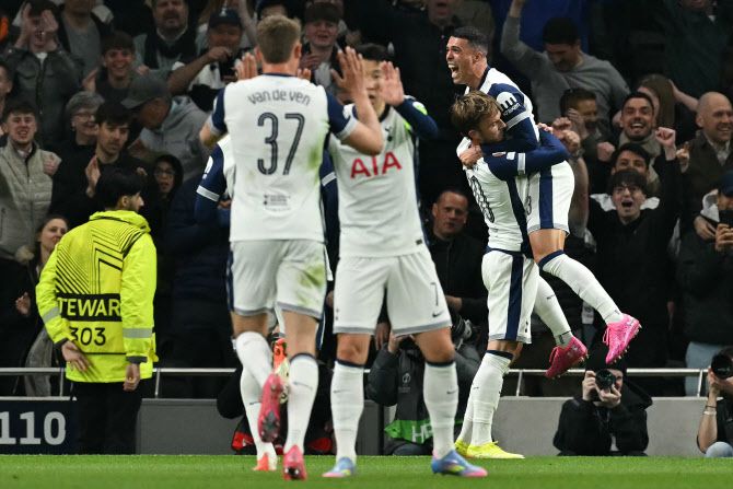 ‘골대 또 골대+손흥민 80분’ 토트넘, UEL 8강서 프랑크푸르트와 비겨 : ZUM 뉴스