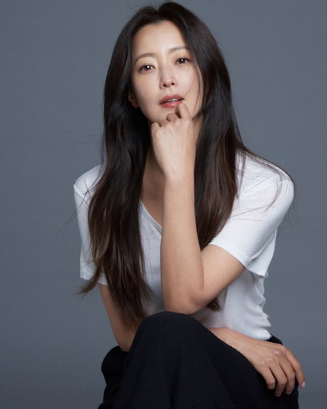 김희선, JTBC 새 예능 ‘한끼합쇼’ 메인 MC 합류 : zum 뉴스