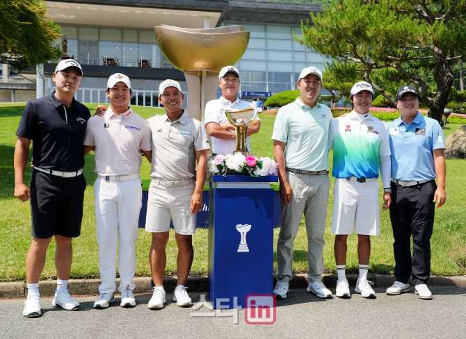 KPGA 선수권 1만원의 행복..김홍택, 배상문 등 스타들 경기 보고 푸짐한 경품도 받고 : zum 뉴스