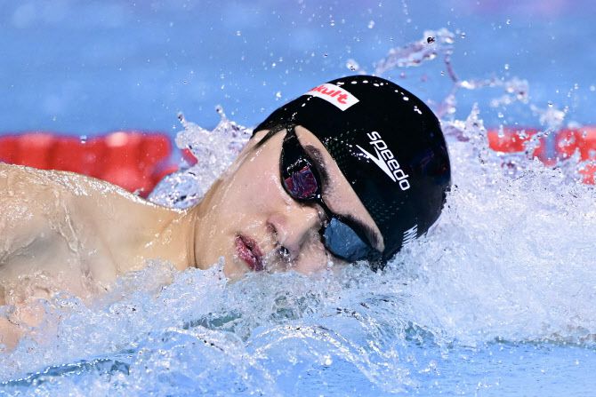 황선우, 전체 2위 로 자유형 200m 결승행…4회 연속 메달 도전 : zum 뉴스