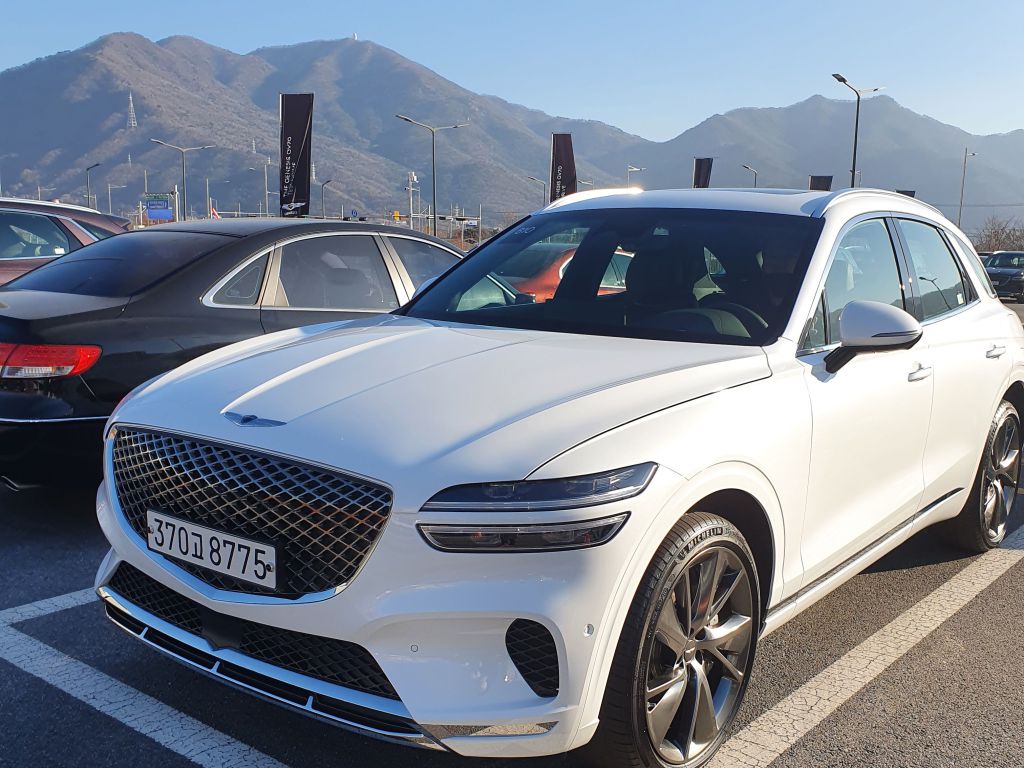 [Car봄]수입차보다 비싼 GV70? 그럴만 했을까 : zum 뉴스