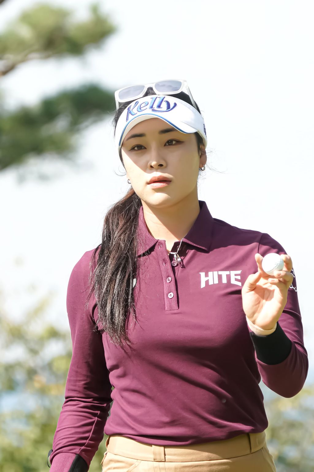 윤이나, LPGA Q시리즈 하루 10타 줄여 7위...최종 라운드만 남았다 : ZUM 뉴스