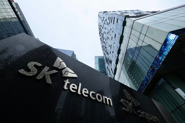 SKT “유심 복제 피해 땐 보상… 5월 내 유심 600만개 확보” : zum 뉴스