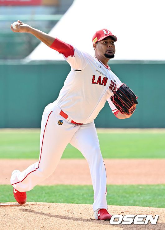 [사진]SSG 선발 노바,'혼신의 역투' : zum 뉴스