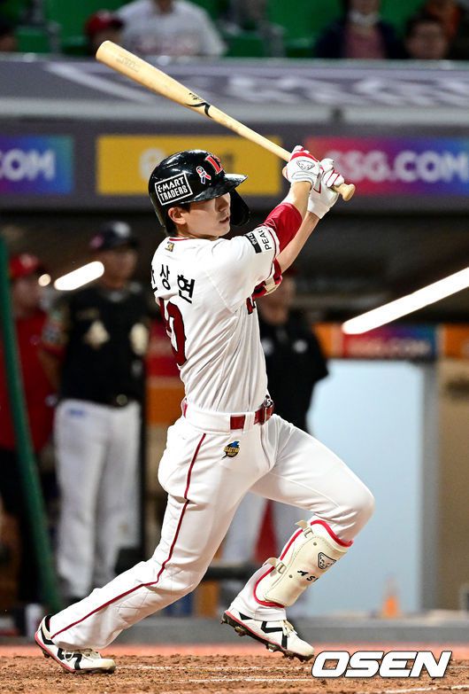 [사진]선두타자 안타로 찬스 만드는 SSG 안상현 : zum 뉴스