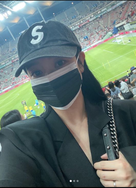 소연, ‘♥9살 연하’ 조유민 응원하러 카타르 行..적극 내조ing [★SHOT!] : ZUM 뉴스