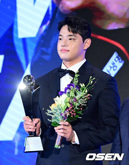 "한국 최고 영건, 전형적인 MLB급 유망주"...이정후-안우진 없는 KBO, ML의 시선은 이제 문동주로 향한다 : zum 뉴스