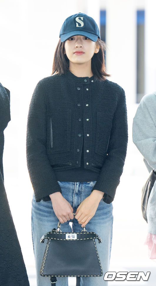 [사진]아이브 안유진,'똘망똘망한 눈빛' : ZUM 뉴스