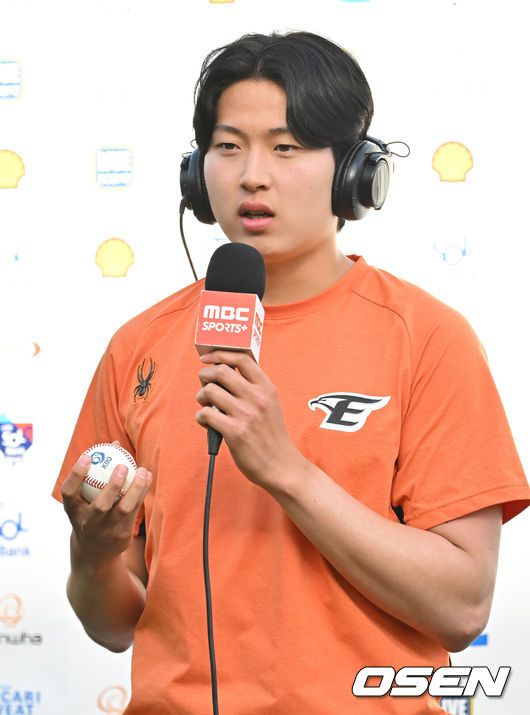 고졸 신인이 데뷔전부터 QS 승리라니…KBO 43년 역사상 5번째, 한화 조동욱 "최재훈 선배님 미트밖에 안 보였다" : zum 뉴스