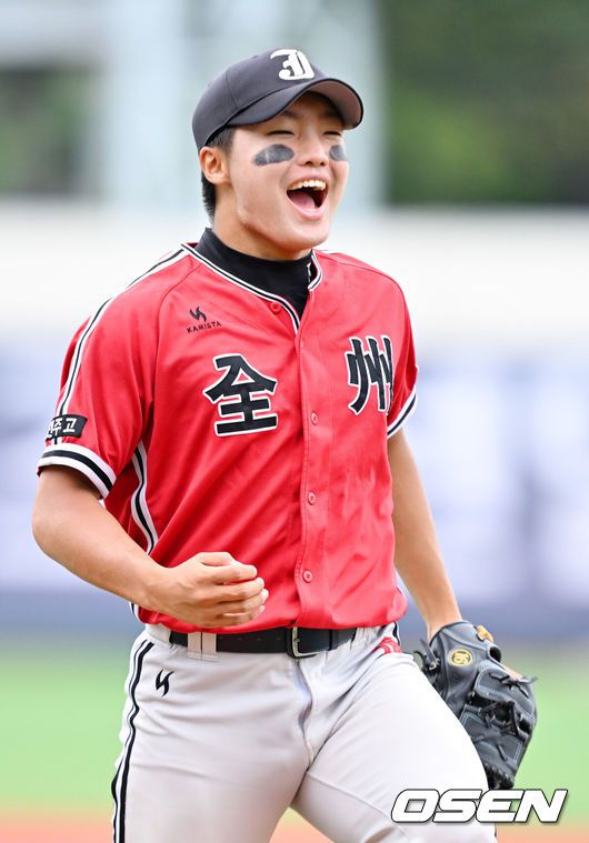 한화에 또 '156km'괴물 투수 들어오나, 1순위보다 마음 편한 2순위…김택연 외면한 1년 전과 다르다 : zum 뉴스