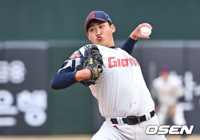 150km 신인 홍수인데 나홀로 141km…"완성된 투수 평가 받겠다" 패기 넘치는 롯데 특급 좌완 마이웨이 [오!쎈 부산] : zum 뉴스