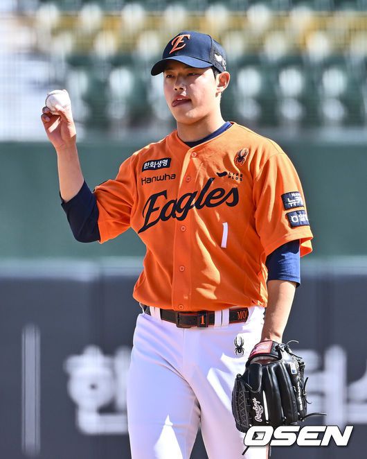 "생각보다 잘 나온다" 또 159km 꽂은 문동주, 한화 이러다 진짜 일내나…4월 선발 복귀 '빌드업' : zum 뉴스