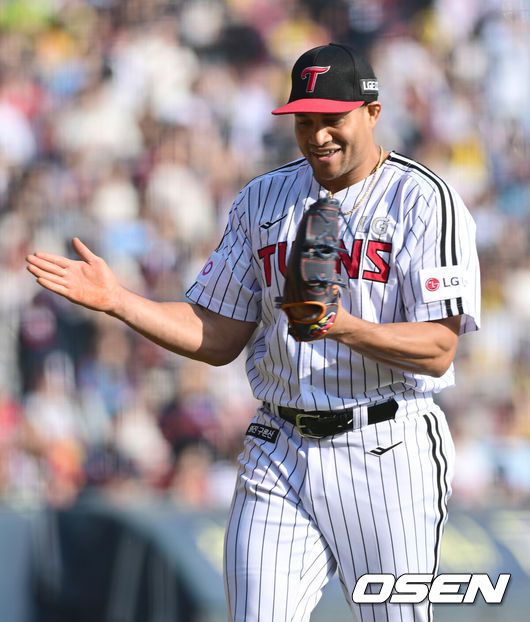 ‘KKKKKKKK’ 미쳤다, 개막전 103구 던지다…ML 20승 투수, 151km 투심과 130km 포크볼에 롯데 추풍낙엽 [오!쎈 잠실] : zum 뉴스