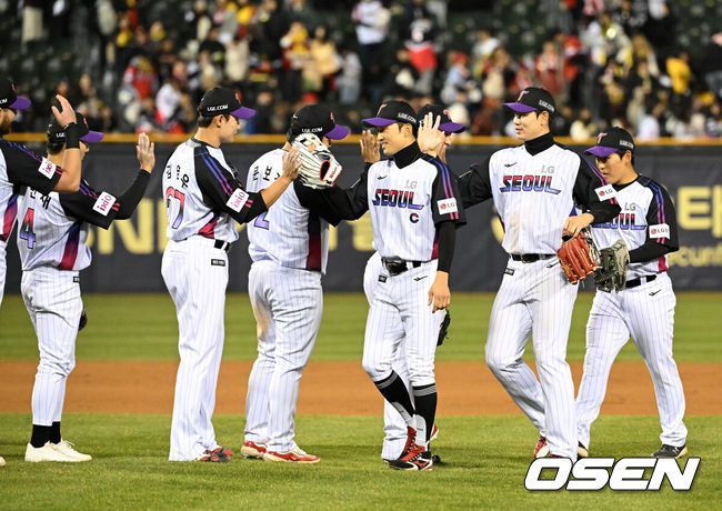 ‘역대 4번째 10승1패’ LG, 2022년 SSG와 2020년 NC처럼 우승일까, 2003년 삼성의 추락일까 : zum 뉴스