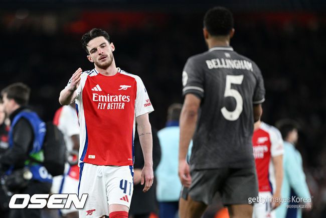 말 많고 탈 많은 레알, '라이스 환상 프리킥 2골' 앞에 무릎 끓었다... 아스날과 UCL 8강 1차전서 0-3 완패 : zum 뉴스