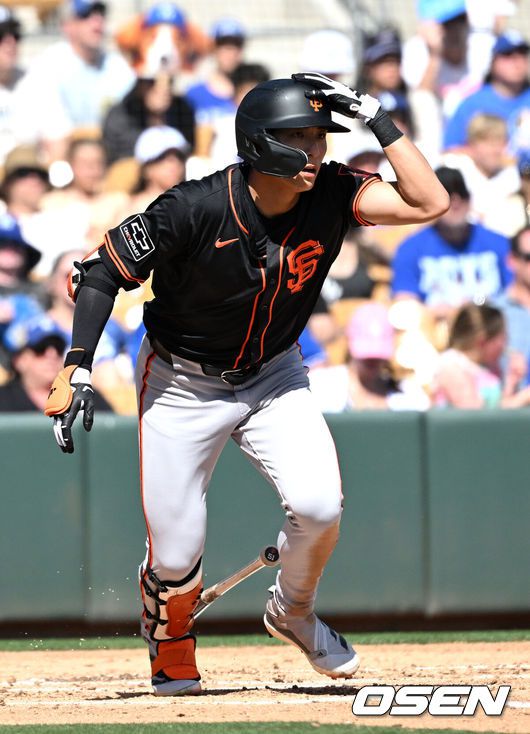 ‘몬스터 시즌’ 이정후, 공수주 완벽해! “아라에스보다 낫다”…NL 타격왕 예고한 ESPN의 호평 : zum 뉴스