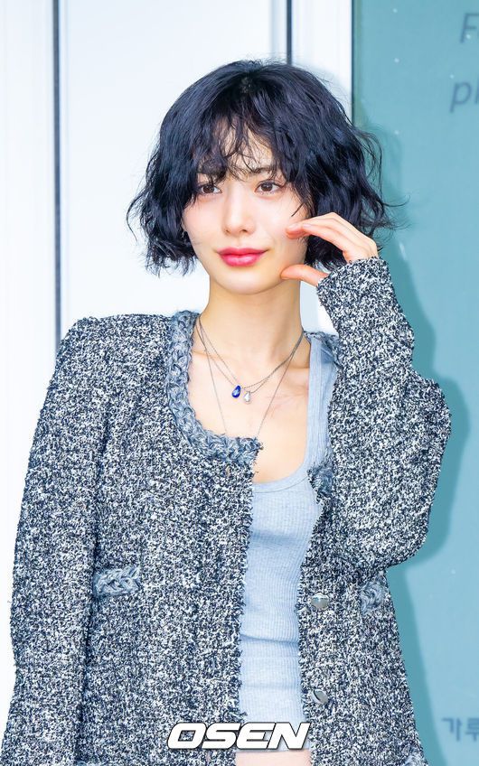 '선우 저격' 나나, 악플 고충 속 전한 희소식 "많은 사랑 부탁해요" : zum 뉴스