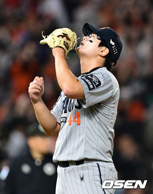 ’156km 데뷔 첫 홀드’ 정우주-‘157km 5세이브’ 김서현, 한화팬들은 보기만 해도 배부르다 : ZUM 뉴스