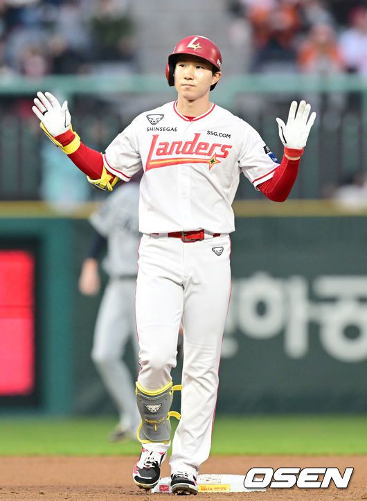 '절대 1강' LG와 첫 대결, '4연패' SSG, 박성한-정준재 테이블세터...문승원 신장결석 치료, 선발 한 턴 쉰다 [오!쎈 인천] : zum 뉴스