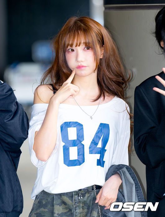 [사진]QWER 마젠타,'미모 볼콕' : ZUM 뉴스