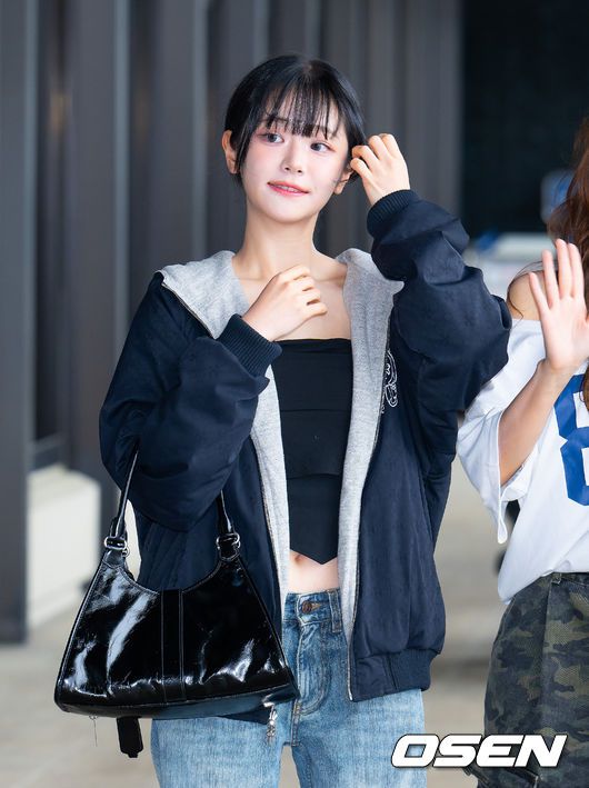 [사진]QWER 쵸단,'예쁘지?' : ZUM 뉴스