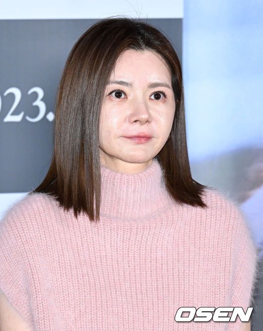 장서희, 故 이상용 조문하며 눈물.."방송 첫발 딛게 해준 분" : zum 뉴스