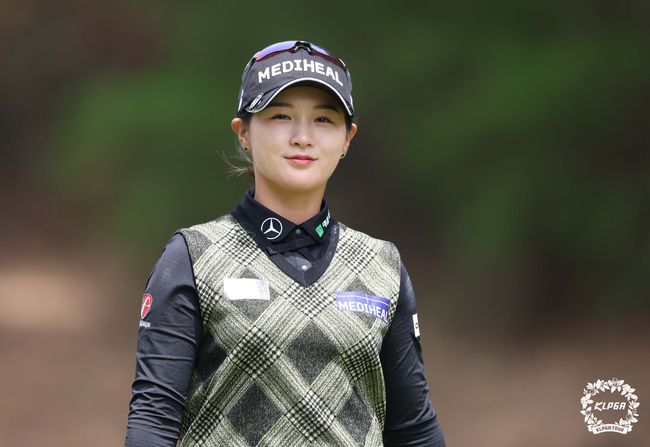 JLPGA 메이저 대회서 공동 8위 박현경, ‘KLPGA 위메이드 대상포인트’ 38점 획득 : ZUM 뉴스