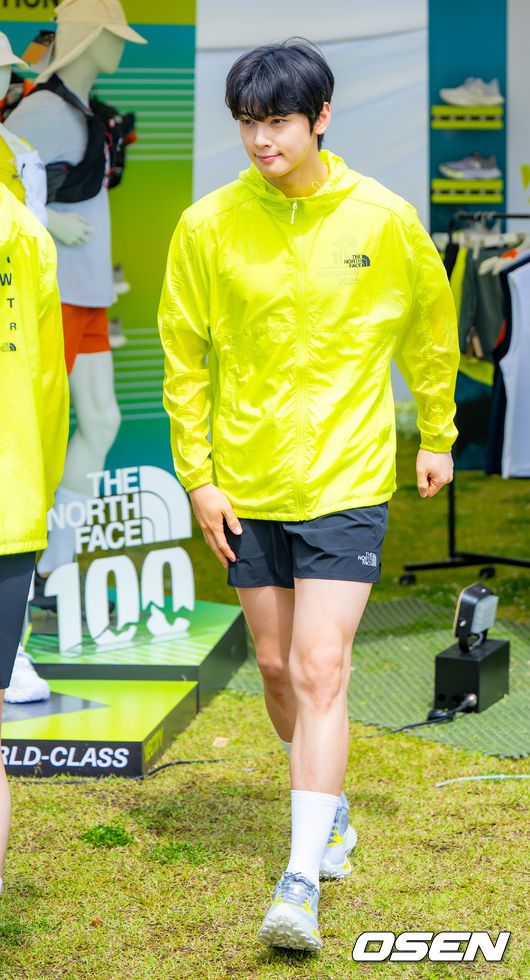 [사진]차은우,'11K 완주하러 갑니다' : ZUM 뉴스