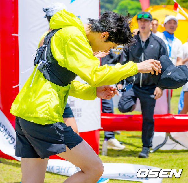 [사진]차은우,'11K 완주! 기진맥진' : zum 뉴스